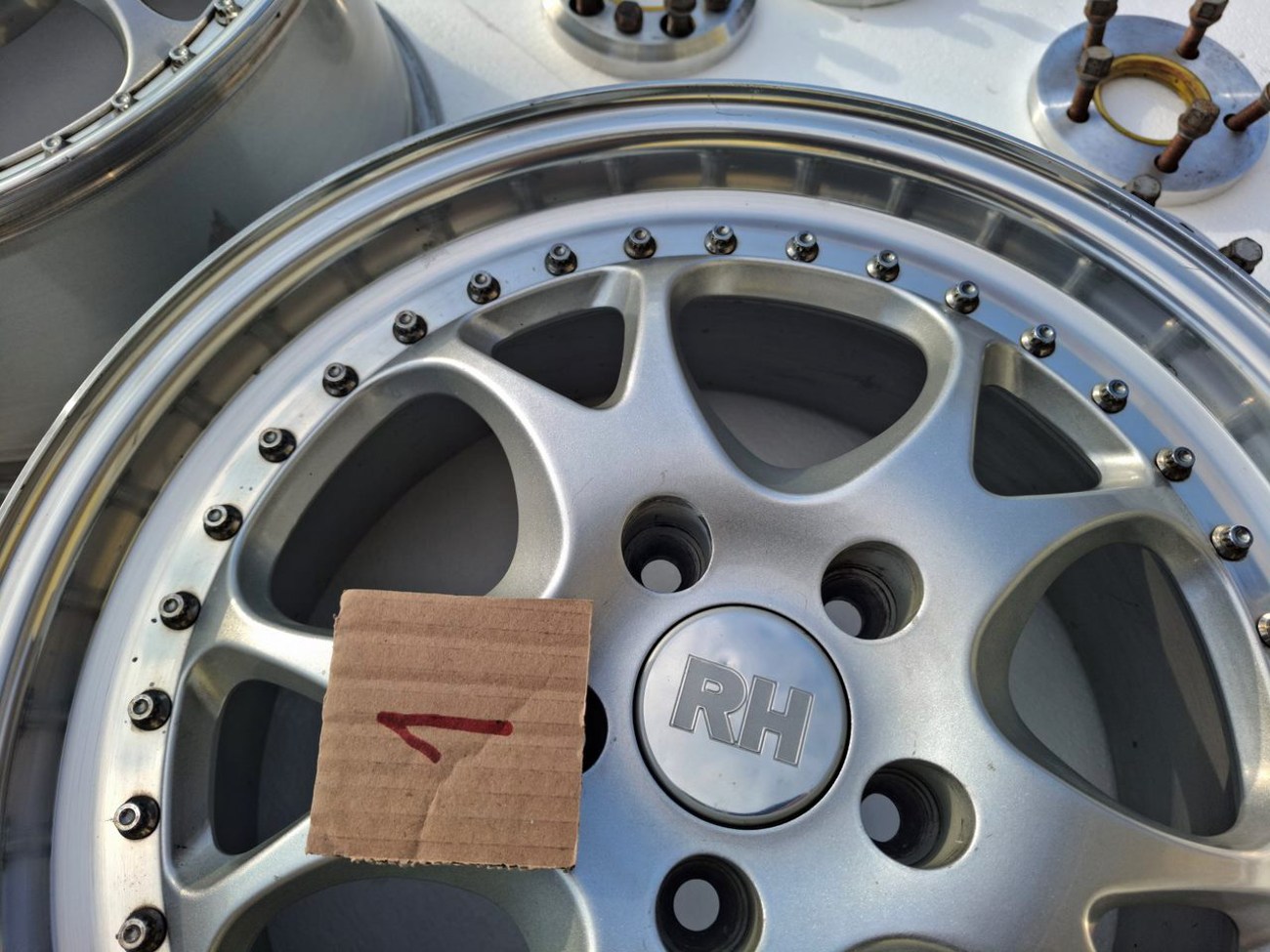 Staggered 2-Piece 17" RH Alurad ZW3 Wheels For Sale | The MB Market