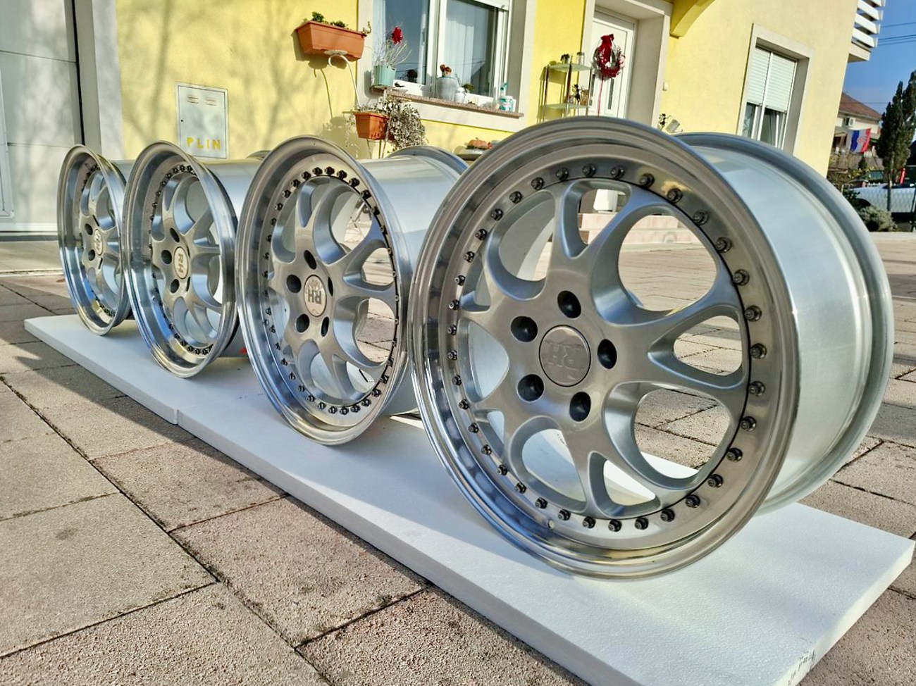 Staggered 2-Piece 17" RH Alurad ZW3 Wheels For Sale | The MB Market