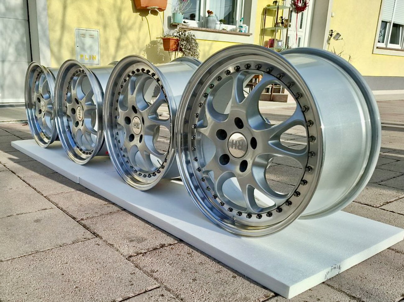 Staggered 2-Piece 17" RH Alurad ZW3 Wheels For Sale | The MB Market