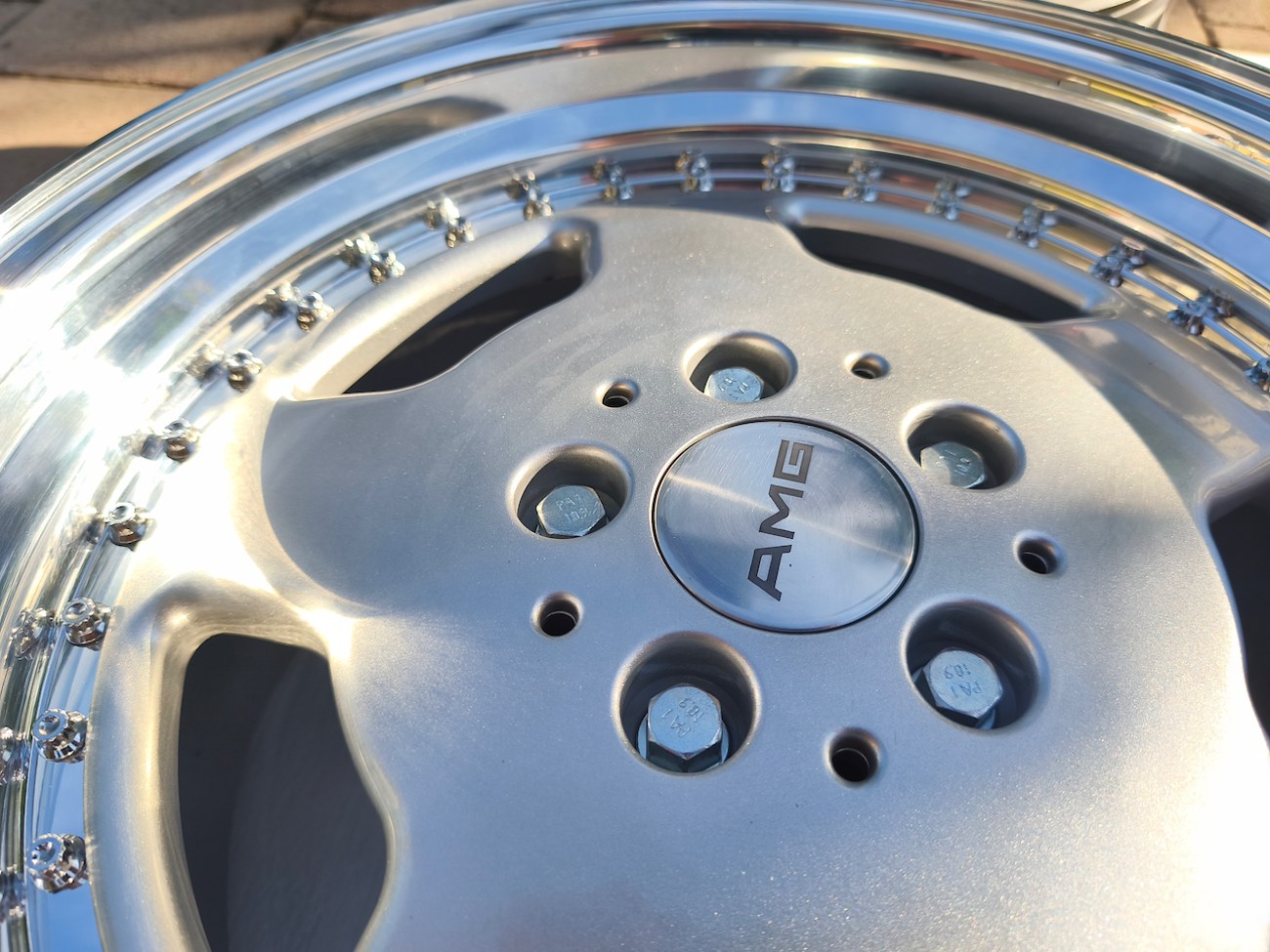 Staggered 2-Piece 17" RH Alurad ZW2 Topline Wheels For Sale | The MB Market
