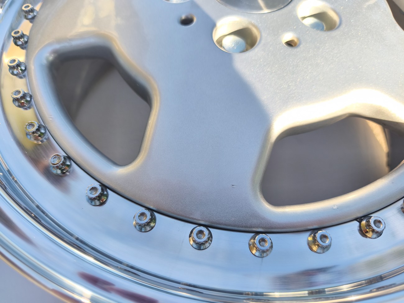 Staggered 2-Piece 17" RH Alurad ZW2 Topline Wheels For Sale | The MB Market