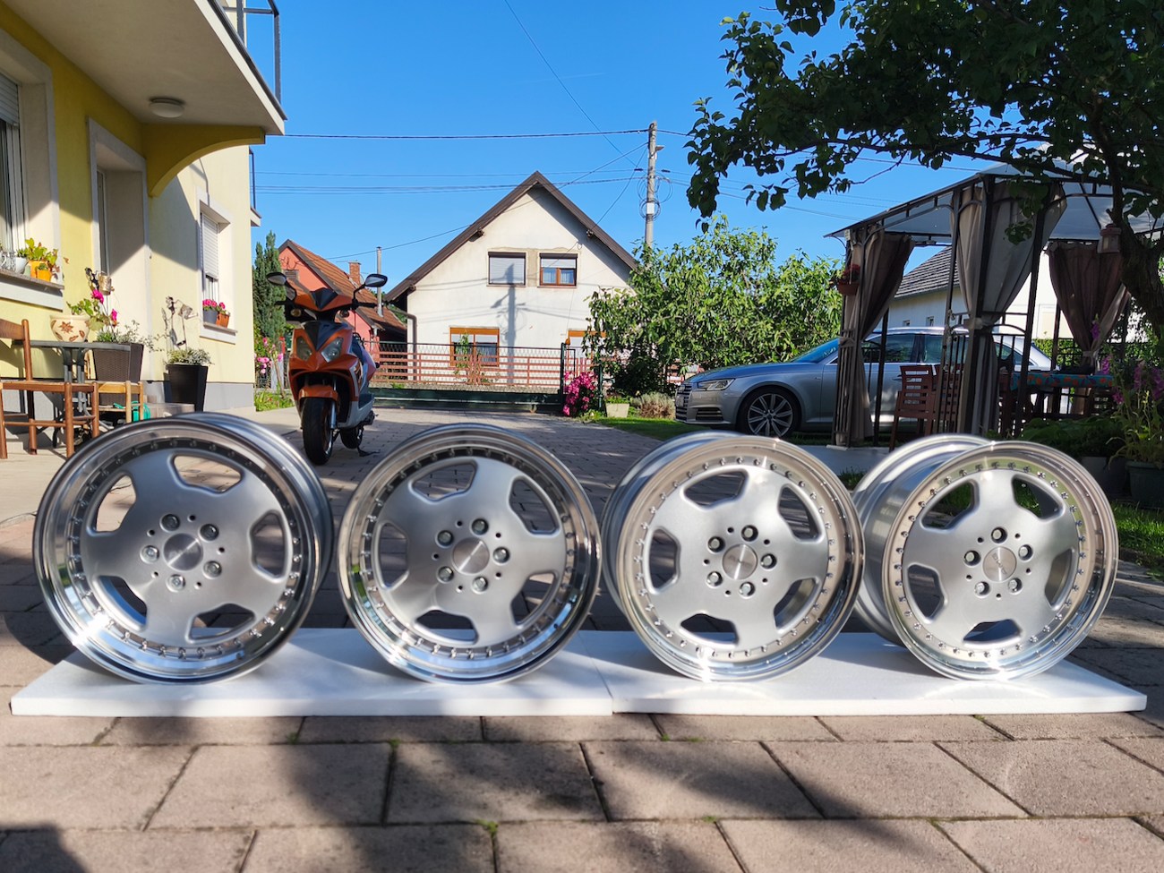 Staggered 2-Piece 17" RH Alurad ZW2 Topline Wheels For Sale | The MB Market