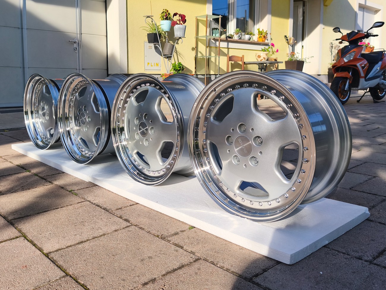 Staggered 2-Piece 17" RH Alurad ZW2 Topline Wheels For Sale | The MB Market