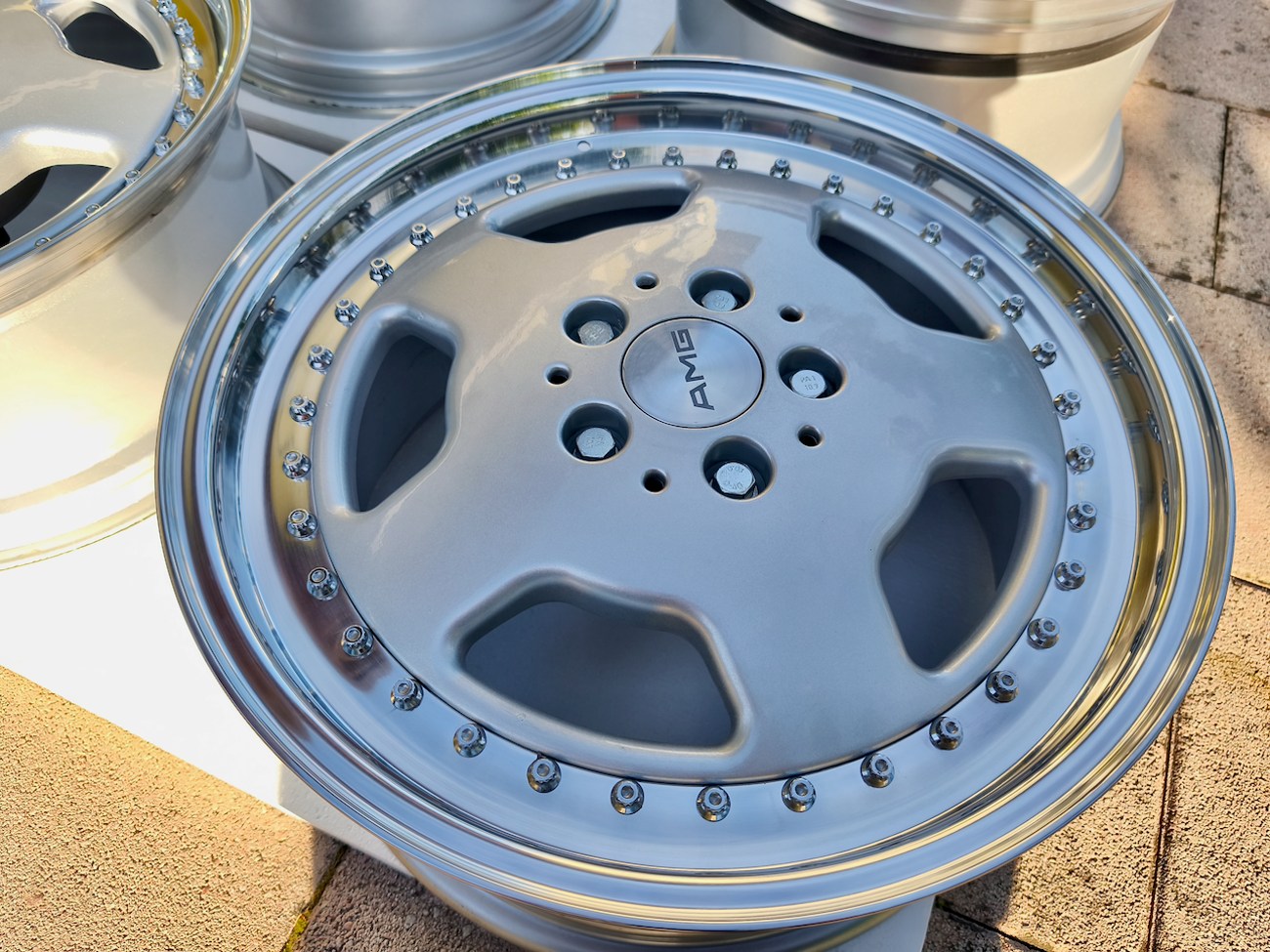 Staggered 2-Piece 17" RH Alurad ZW2 Topline Wheels For Sale | The MB Market