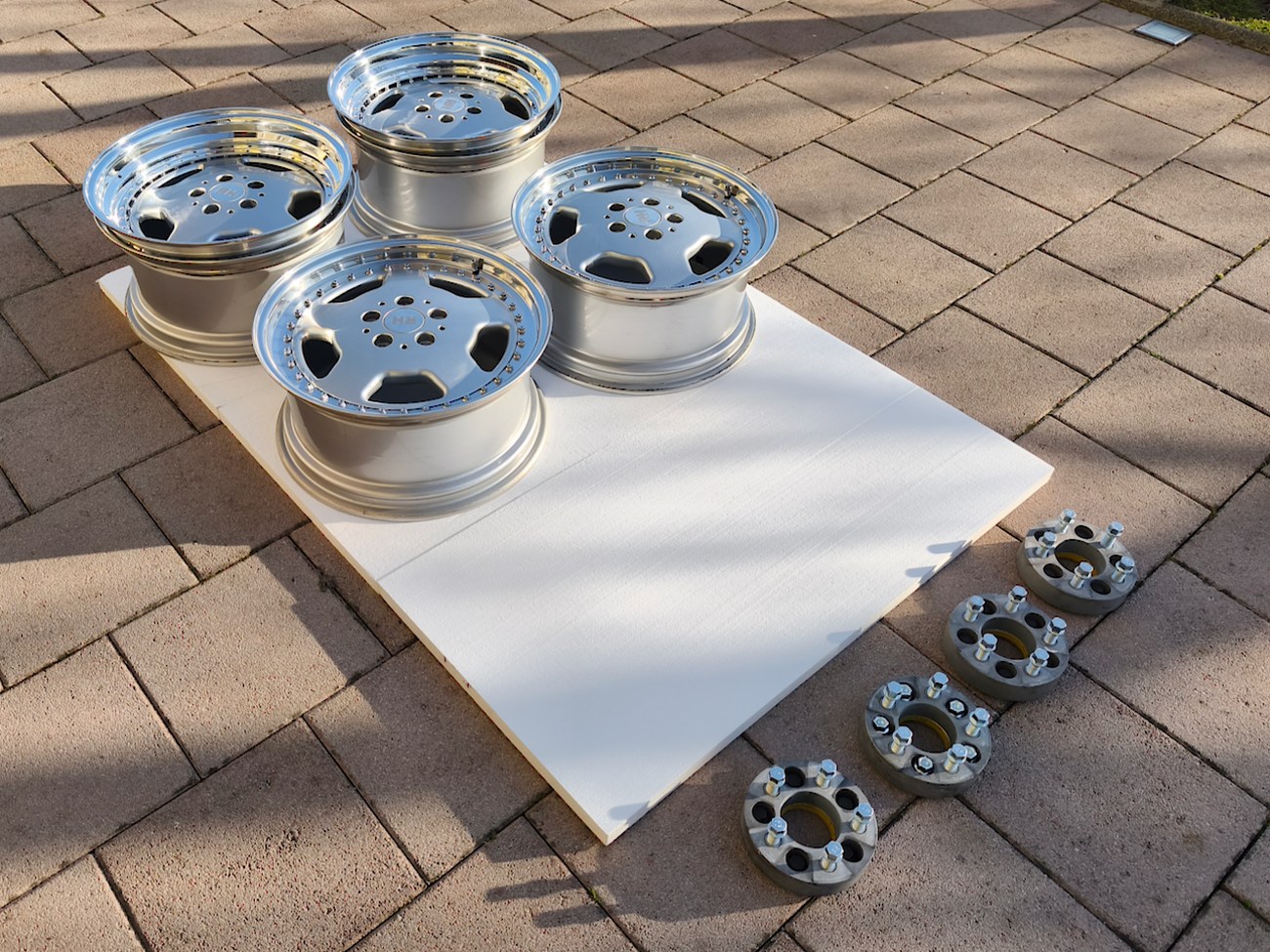 Staggered 2-Piece 17" RH Alurad ZW2 Topline Wheels For Sale | The MB Market