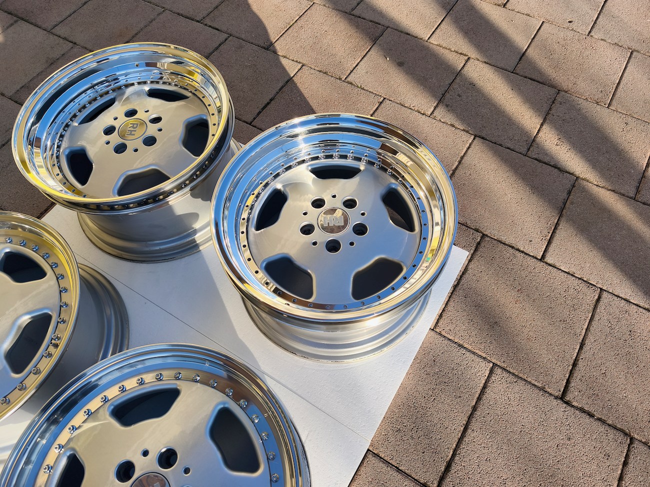 Staggered 2-Piece 17" RH Alurad ZW2 Topline Wheels For Sale | The MB Market