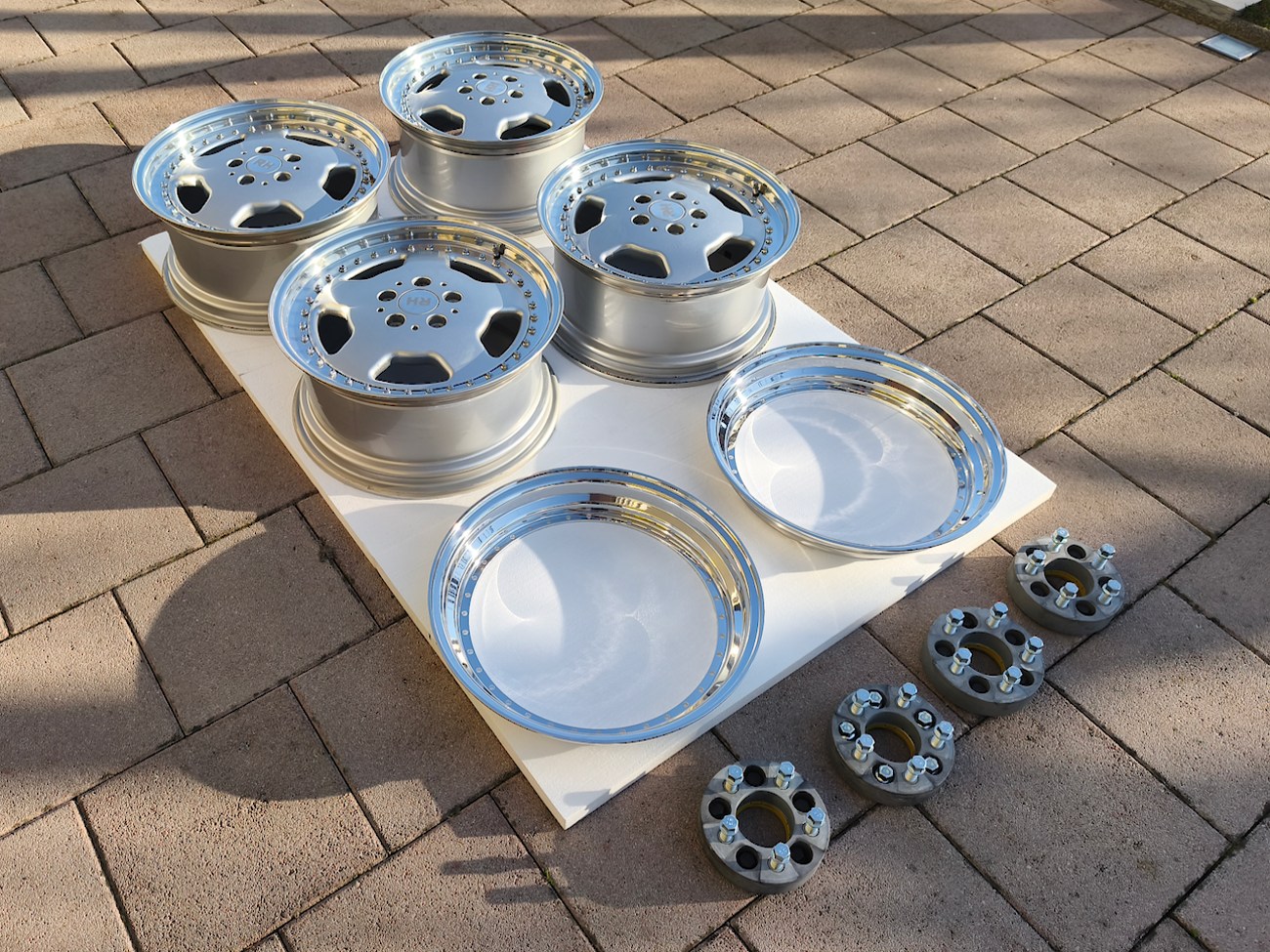 Staggered 2-Piece 17" RH Alurad ZW2 Topline Wheels For Sale | The MB Market