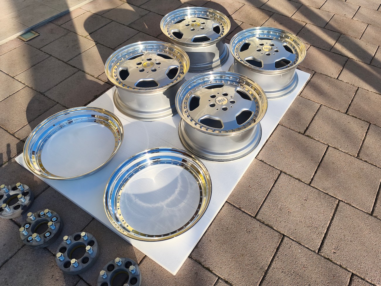 Staggered 2-Piece 17" RH Alurad ZW2 Topline Wheels For Sale | The MB Market