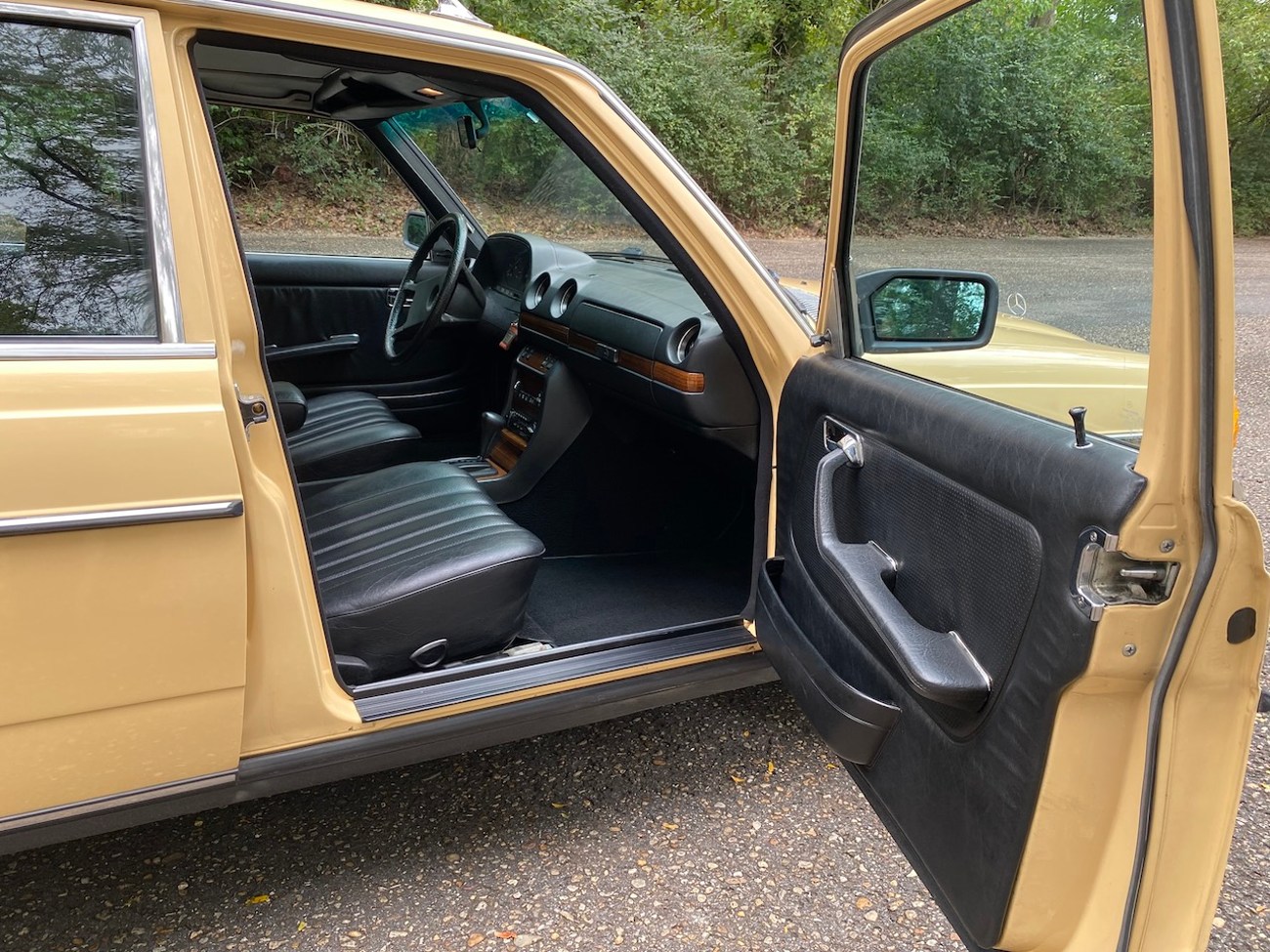 1982 Mercedes-Benz 300TDT For Sale | The MB Market