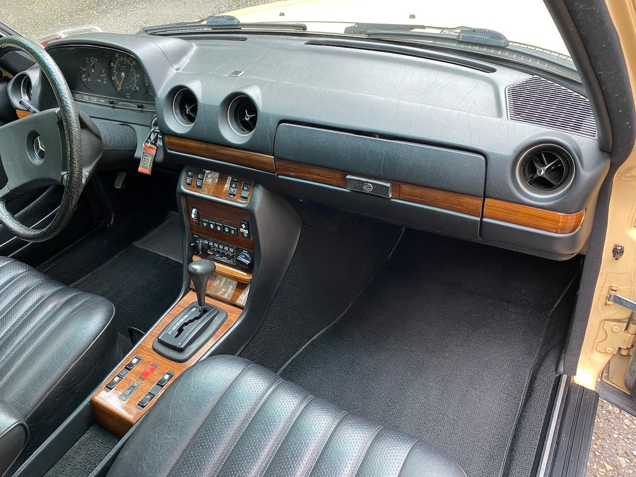1982 Mercedes-Benz 300TDT For Sale | The MB Market