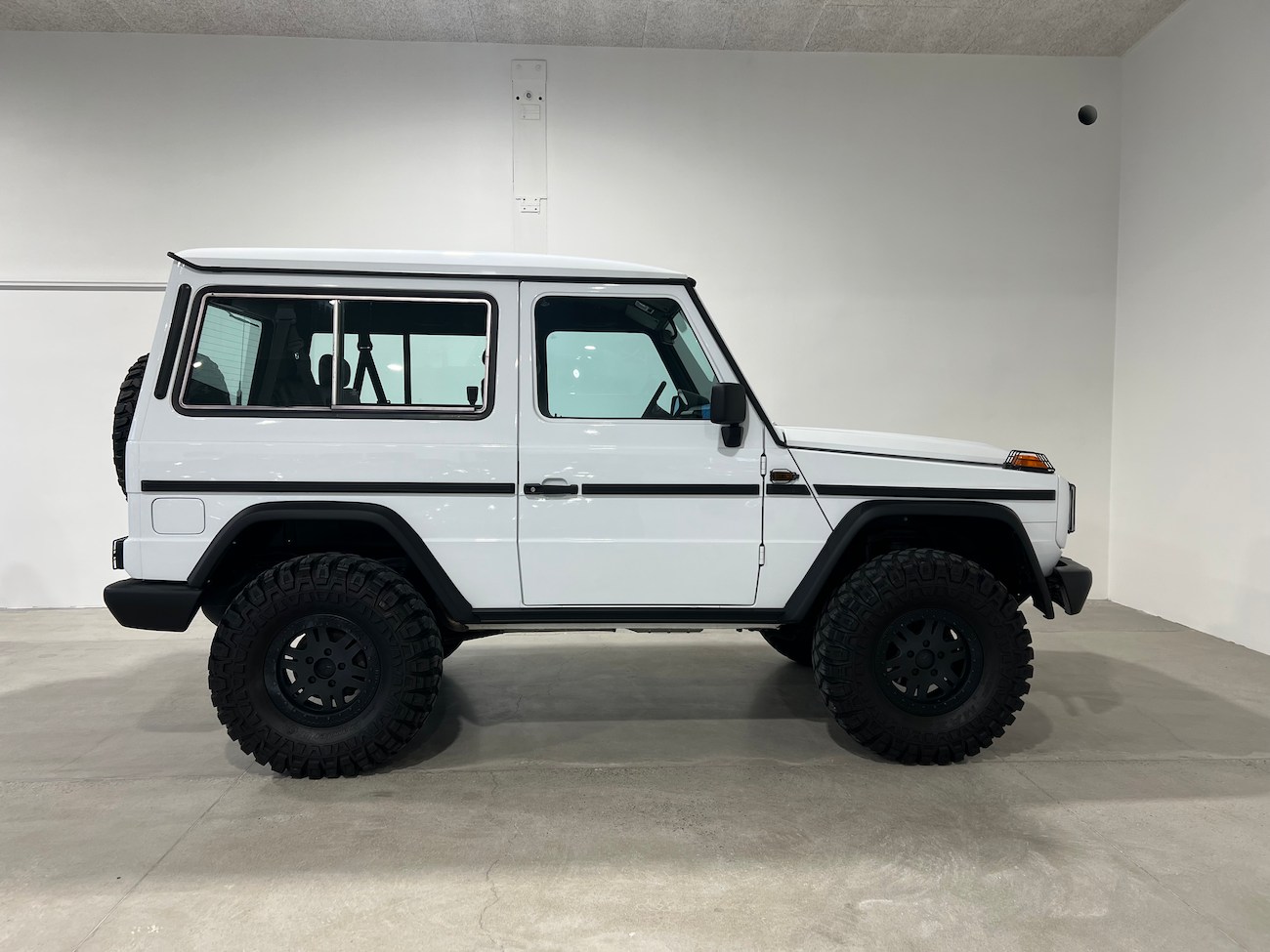 4.2L M116-Swapped 1992 Mercedes-Benz 200GE 5-Speed For Sale | The MB Market