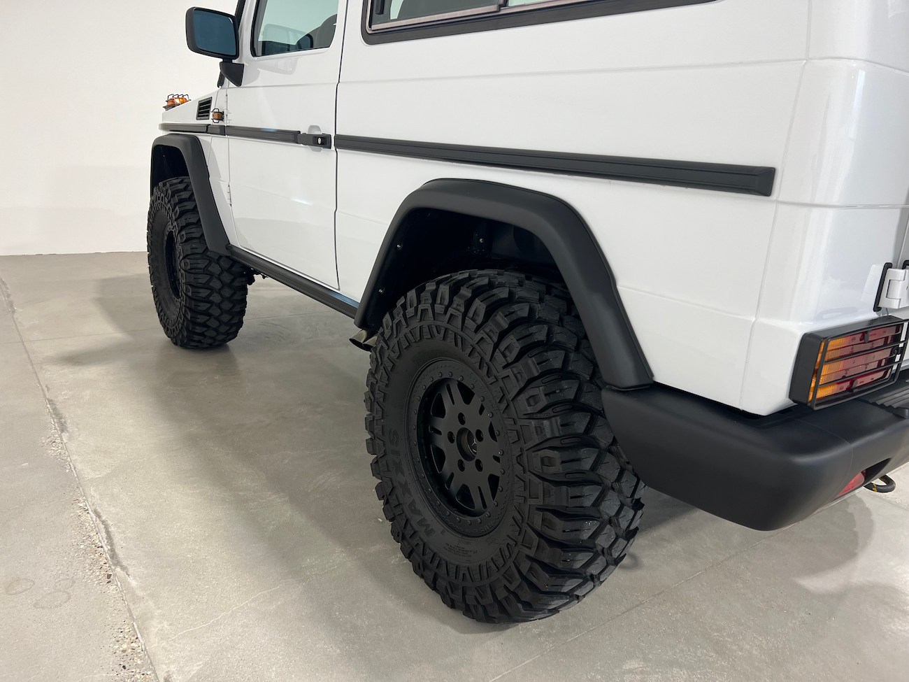 4.2L M116-Swapped 1992 Mercedes-Benz 200GE 5-Speed For Sale | The MB Market