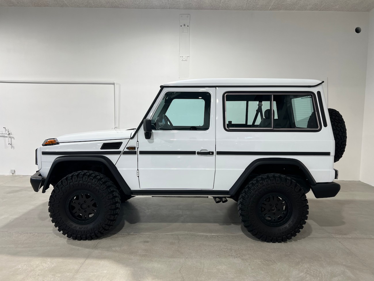 4.2L M116-Swapped 1992 Mercedes-Benz 200GE 5-Speed For Sale | The MB Market