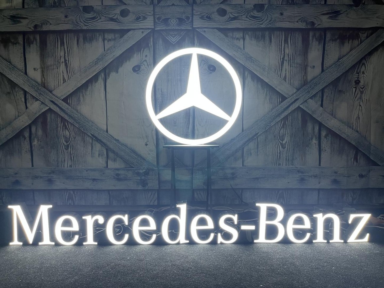 NO RESERVE: Original Mercedes-Benz Promotional Illuminated Sign For ...