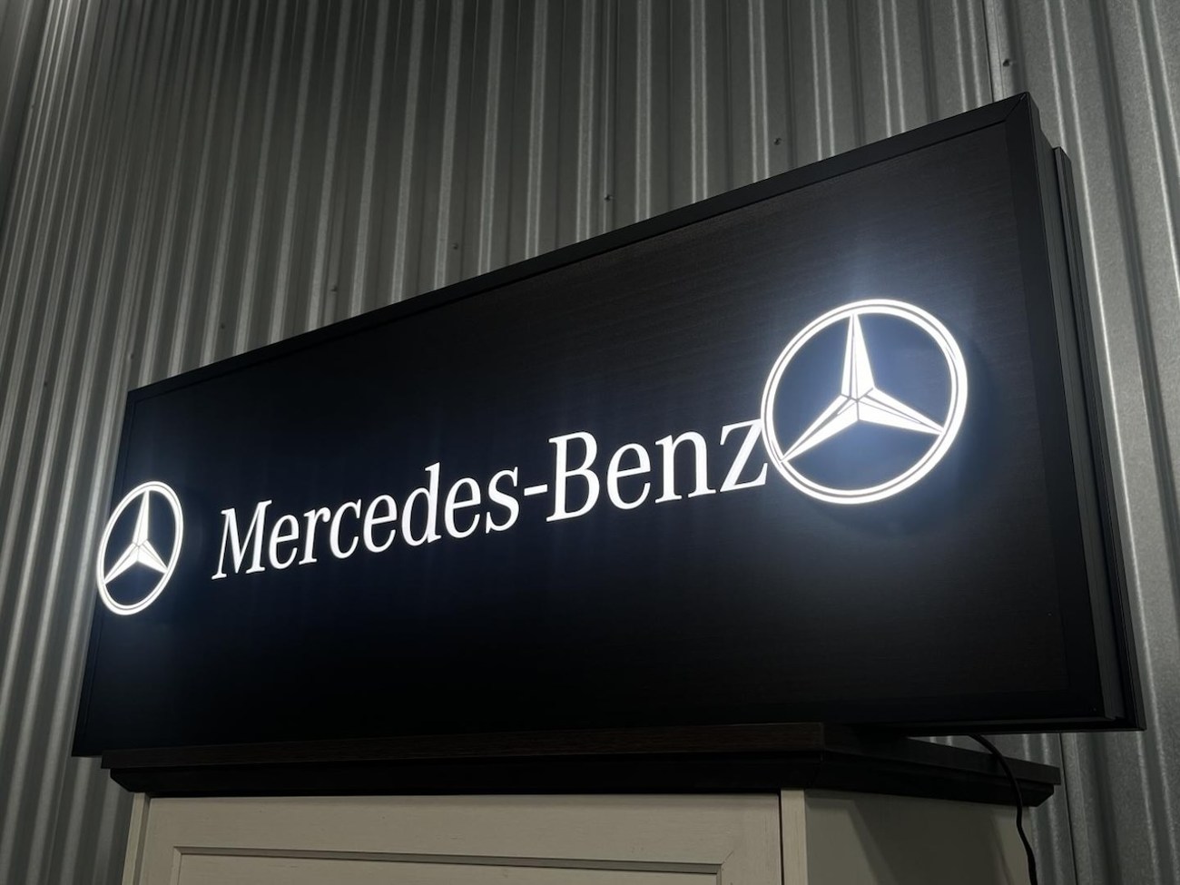 NO RESERVE: Original Mercedes-Benz Promotional Illuminated Sign For ...
