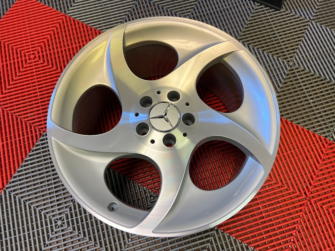 OEM 18" Mercedes-Benz R230 SL "Alphard" Wheels For Sale | The MB Market