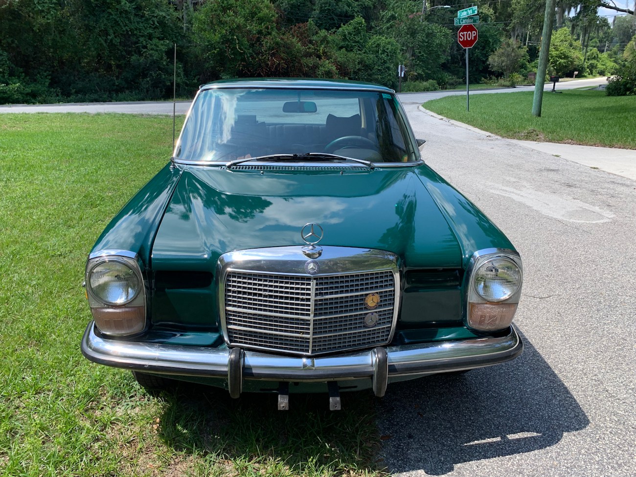 1972 Mercedes-Benz 220D 4-Speed For Sale | The MB Market