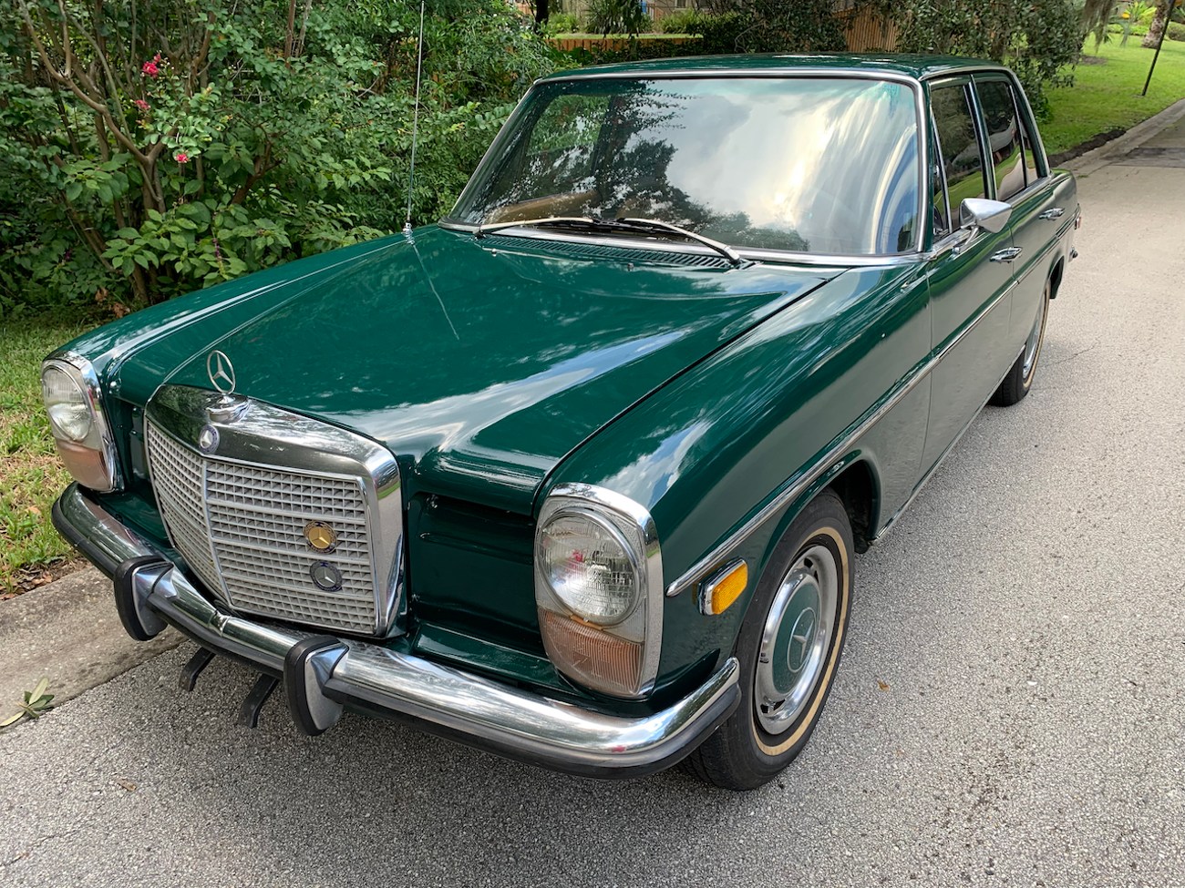 1972 Mercedes-Benz 220D 4-Speed For Sale | The MB Market