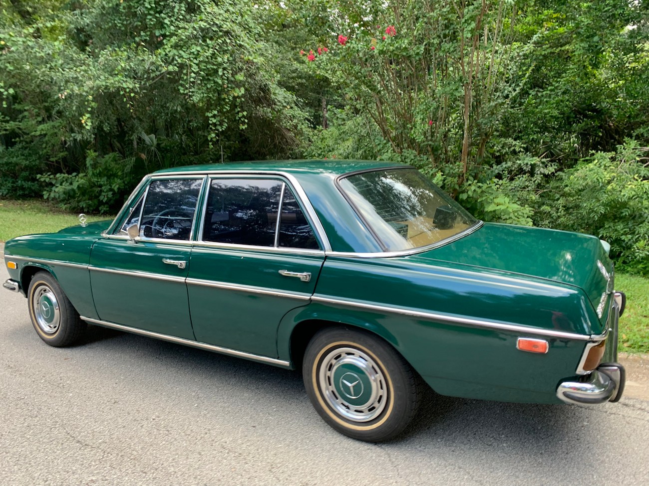 1972 Mercedes-Benz 220D 4-Speed For Sale | The MB Market