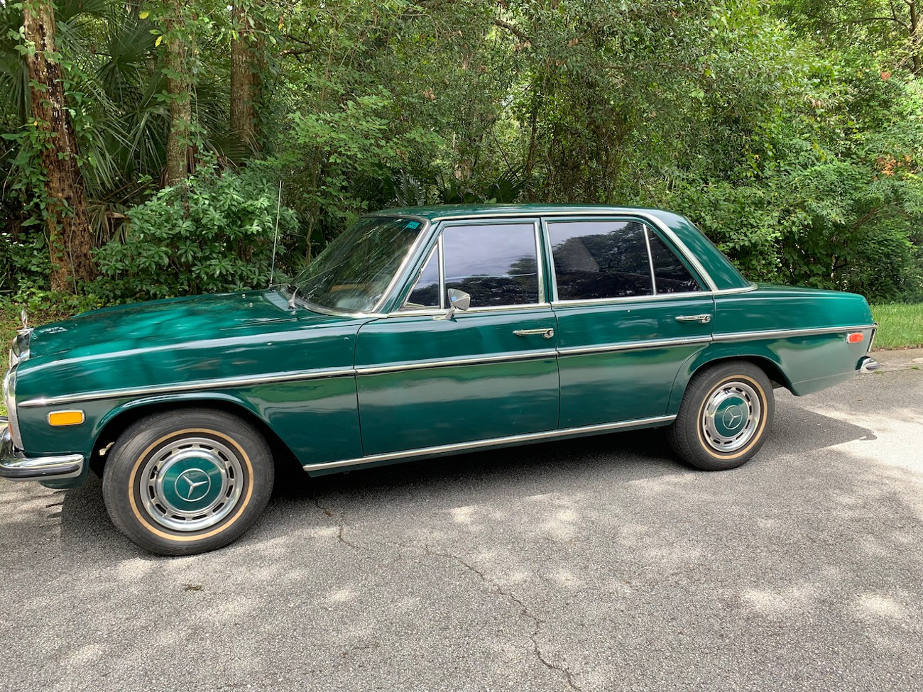 1972 Mercedes-Benz 220D 4-Speed For Sale | The MB Market