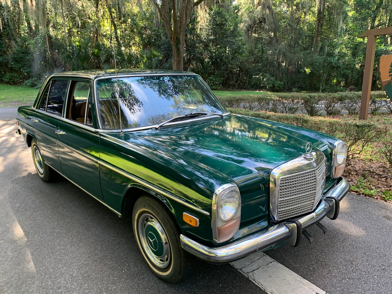 1972 Mercedes-Benz 220D 4-Speed For Sale | The MB Market
