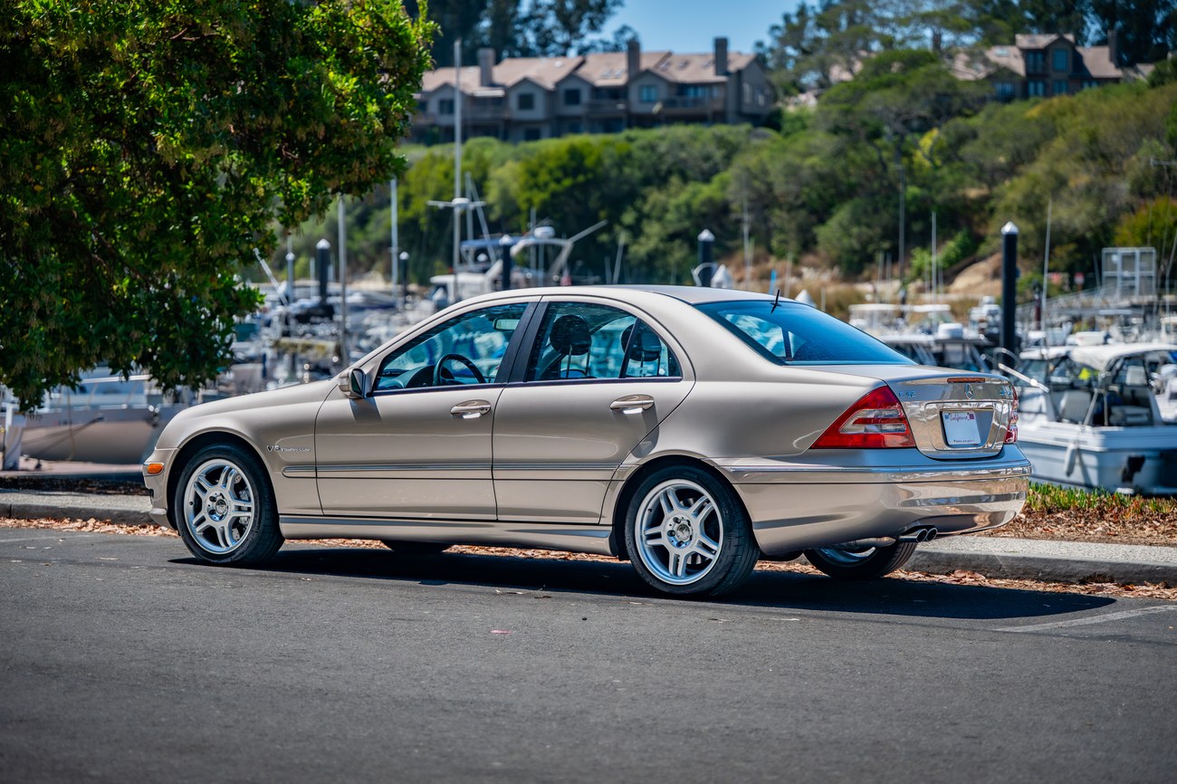 32k-Mile 2002 Mercedes-Benz C32 AMG For Sale | The MB Market