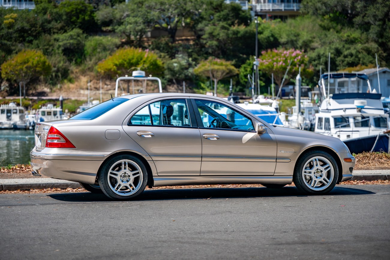 32k-Mile 2002 Mercedes-Benz C32 AMG For Sale | The MB Market