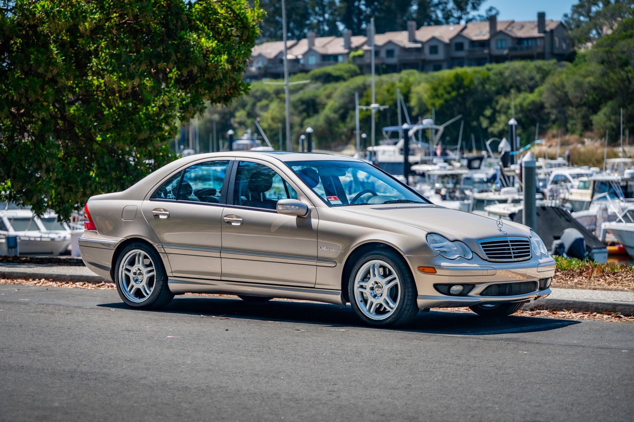 32k-Mile 2002 Mercedes-Benz C32 AMG For Sale | The MB Market
