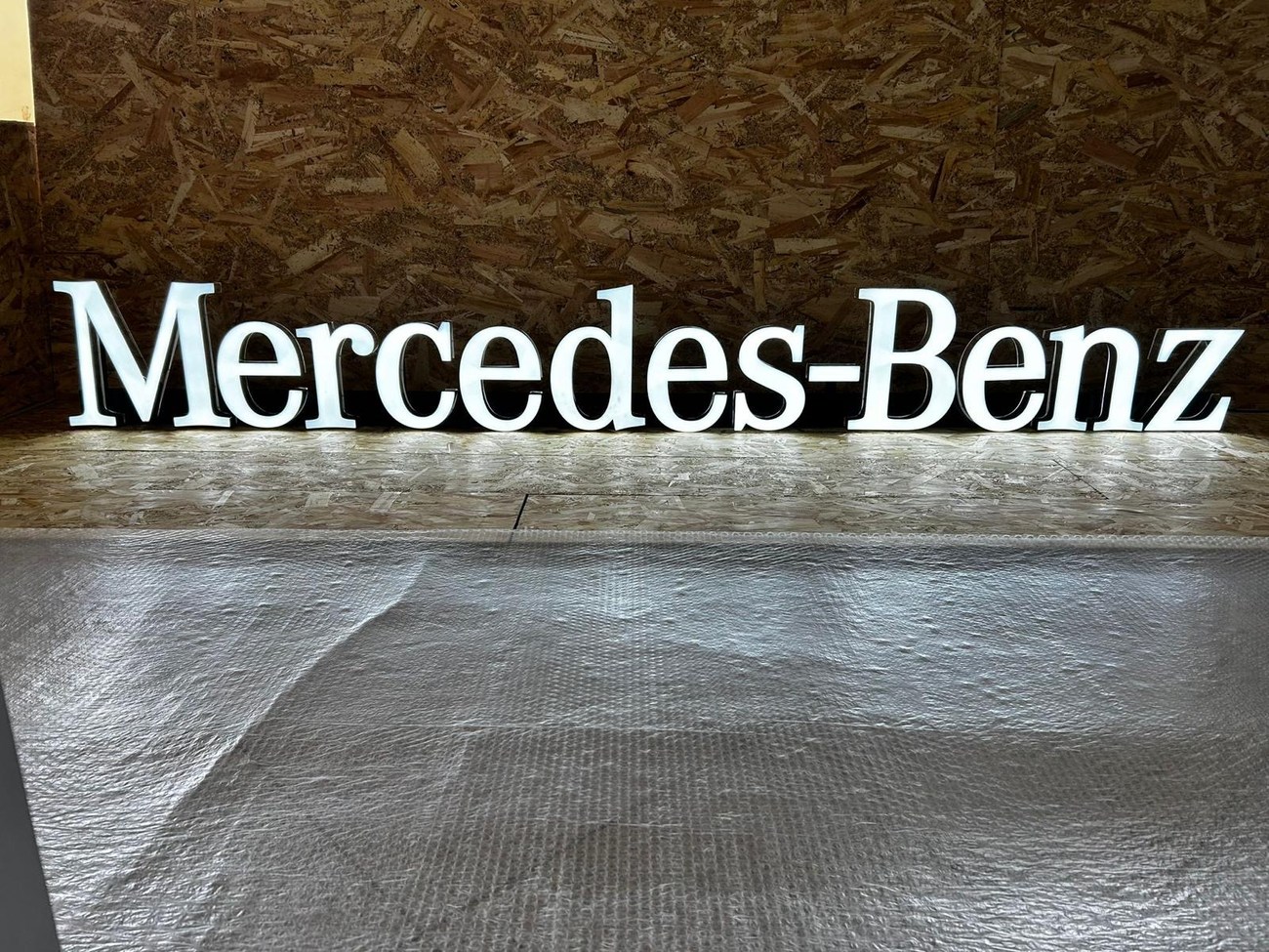 280cm x 35cm Illuminated Mercedes-Benz Dealer Sign For Sale | The MB Market