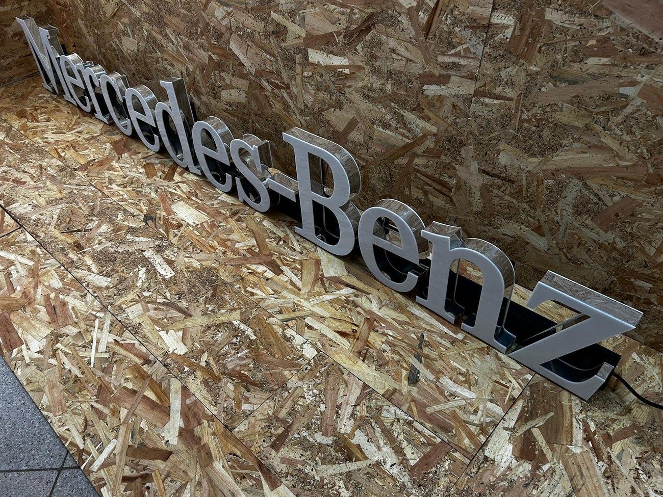 280cm x 35cm Illuminated Mercedes-Benz Dealer Sign For Sale | The MB Market
