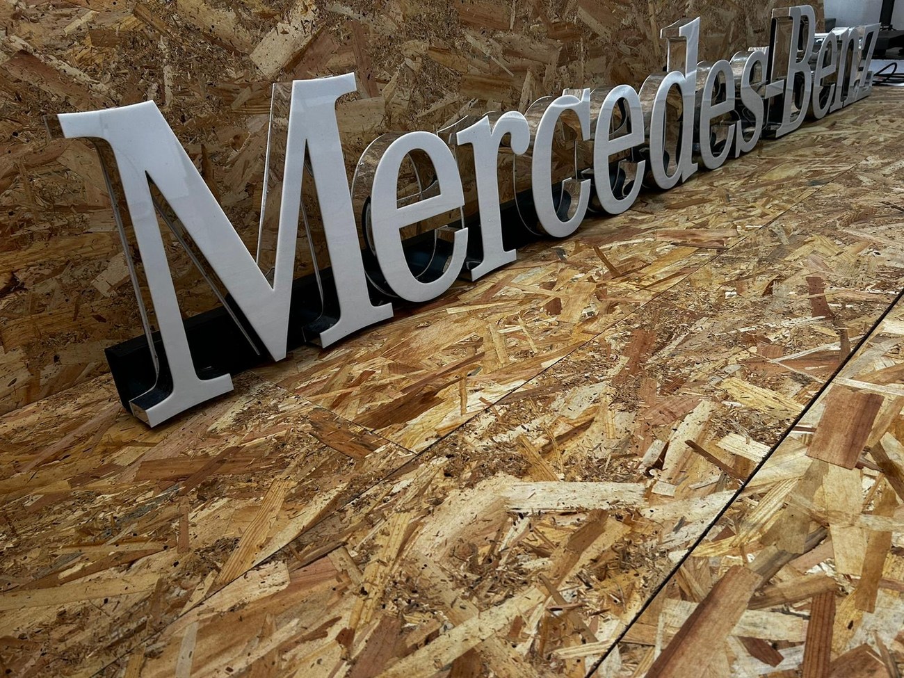 280cm x 35cm Illuminated Mercedes-Benz Dealer Sign For Sale | The MB Market