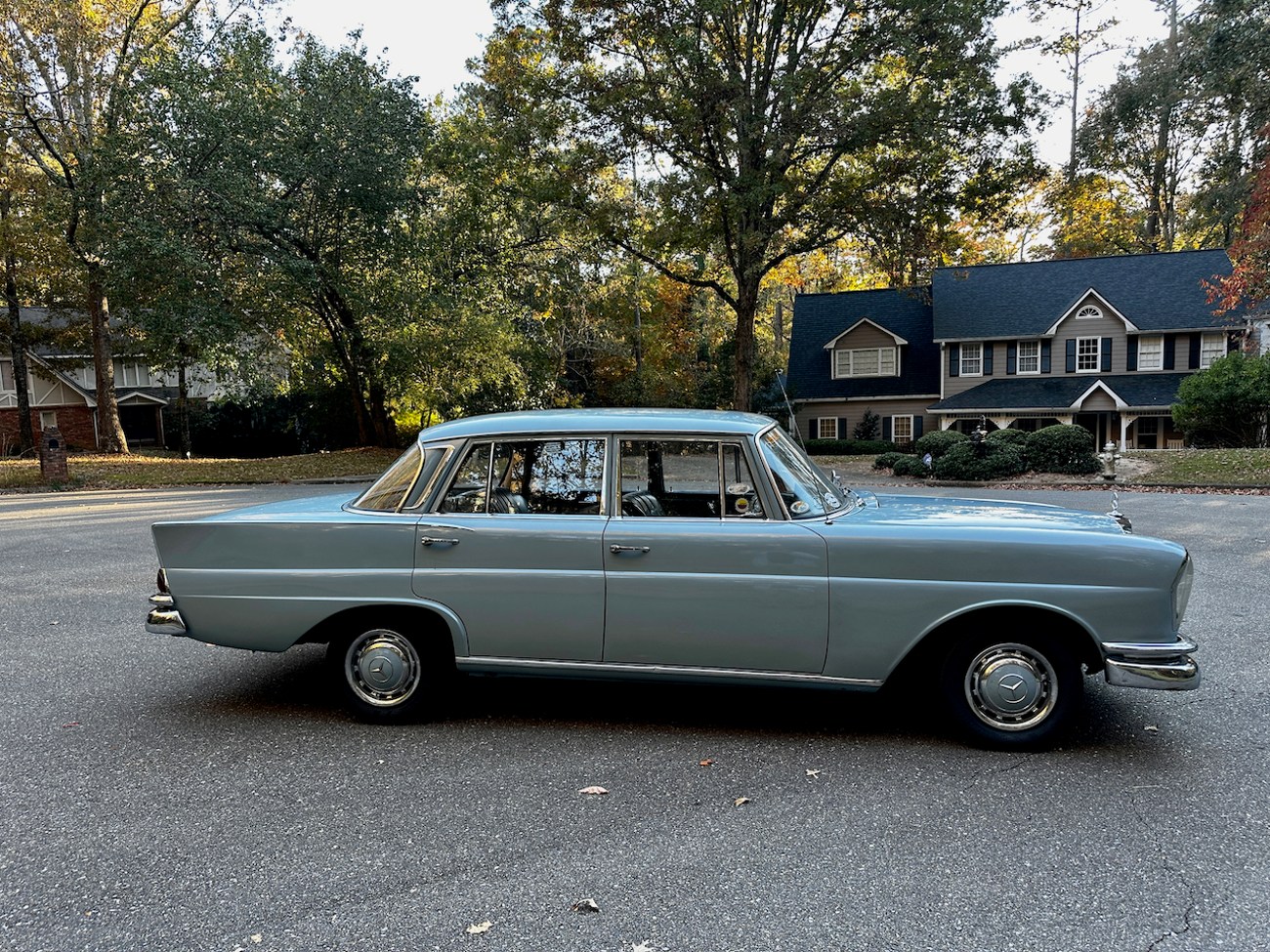 1962 Mercedes-Benz 220SE “Fintail” 4-Speed For Sale | The MB Market