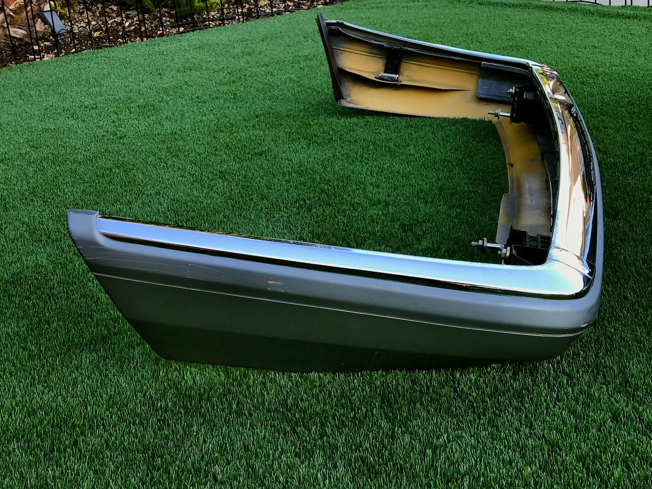 NO RESERVE: Mercedes-Benz W126 Gen II Euro-Spec Front & Rear Bumpers ...