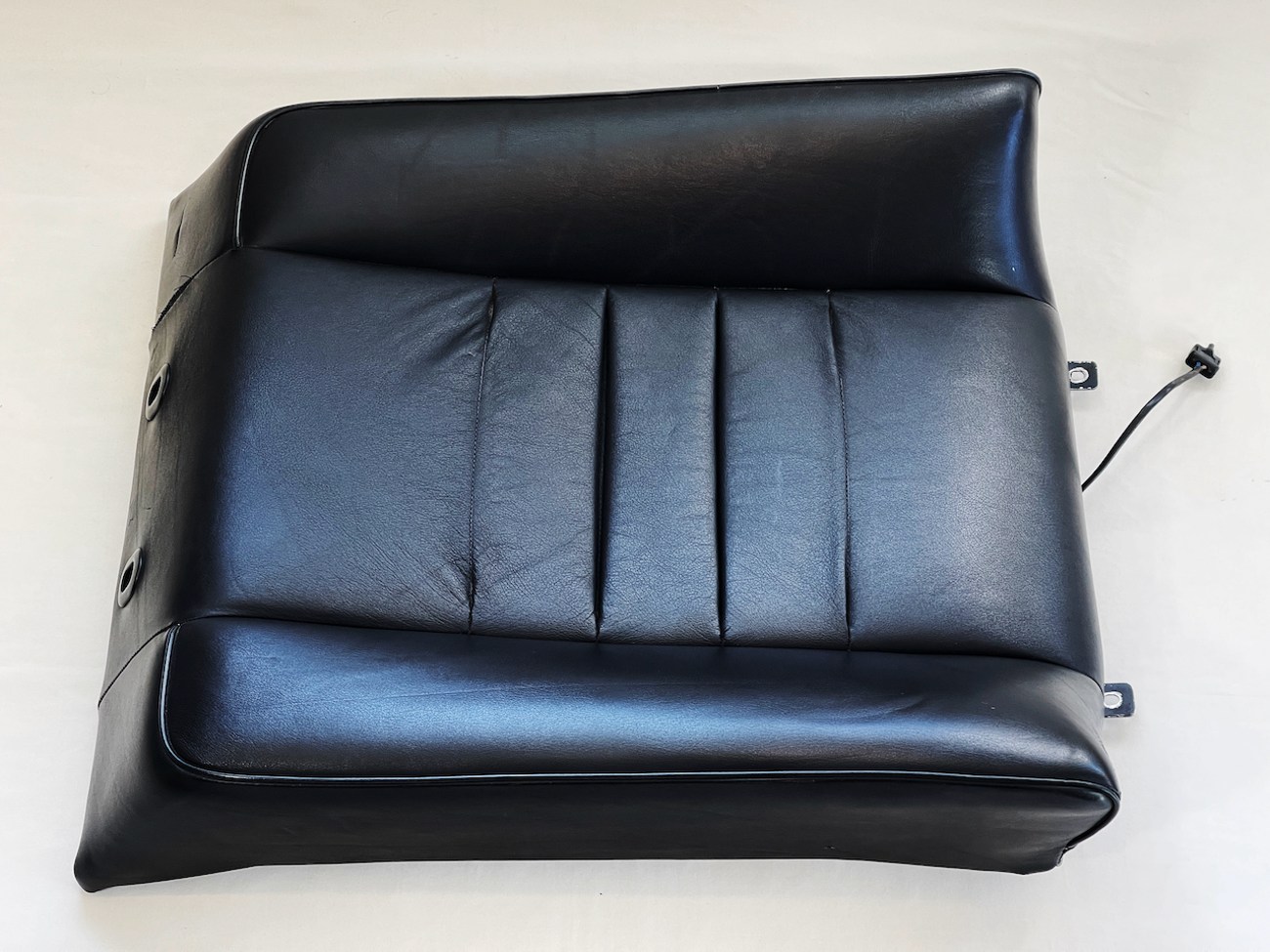 Mercedes-Benz W126 Complete Split Rear Seats For Sale | The MB Market