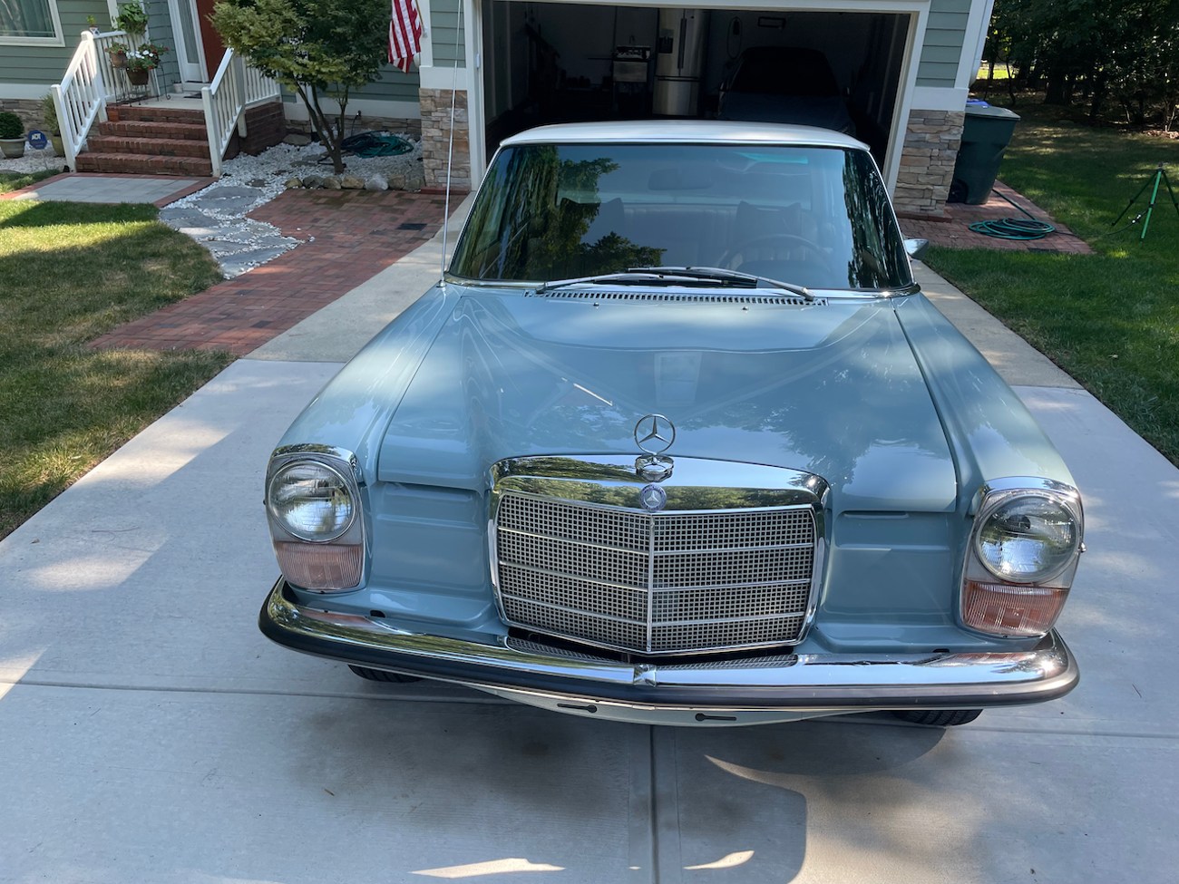 Single-Family Owned: 1971 Mercedes-Benz 220D For Sale | The MB Market
