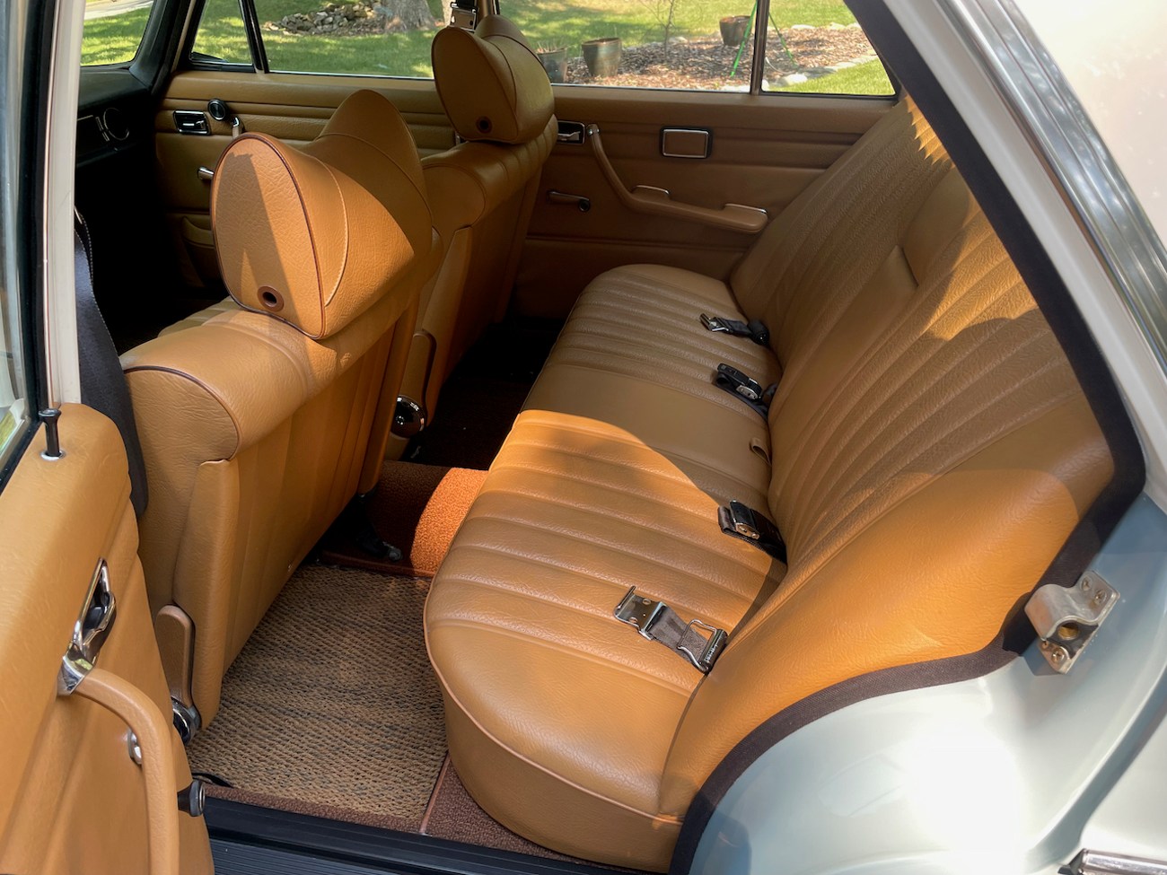 Single-Family Owned: 1971 Mercedes-Benz 220D For Sale | The MB Market