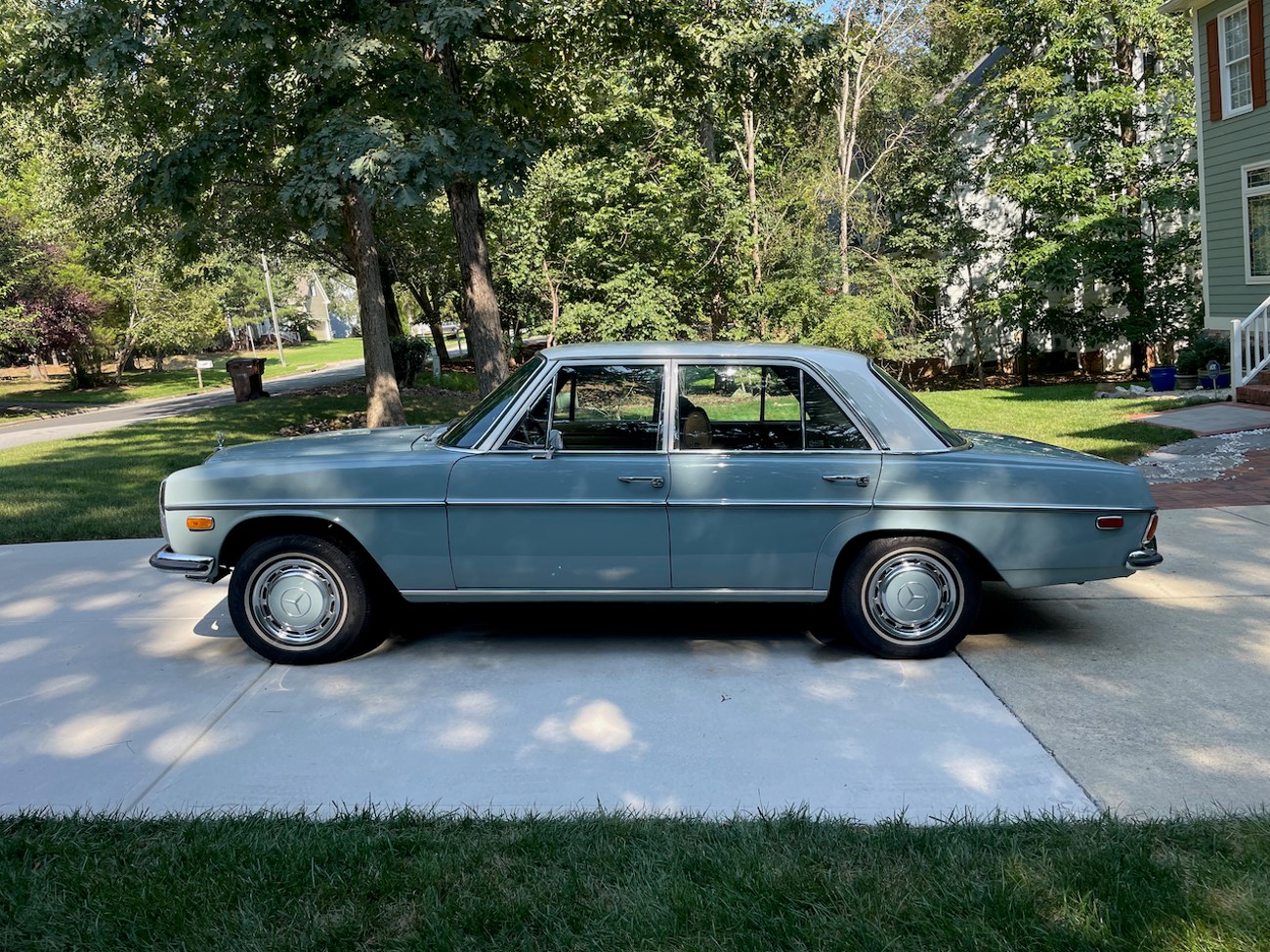Single-Family Owned: 1971 Mercedes-Benz 220D For Sale | The MB Market