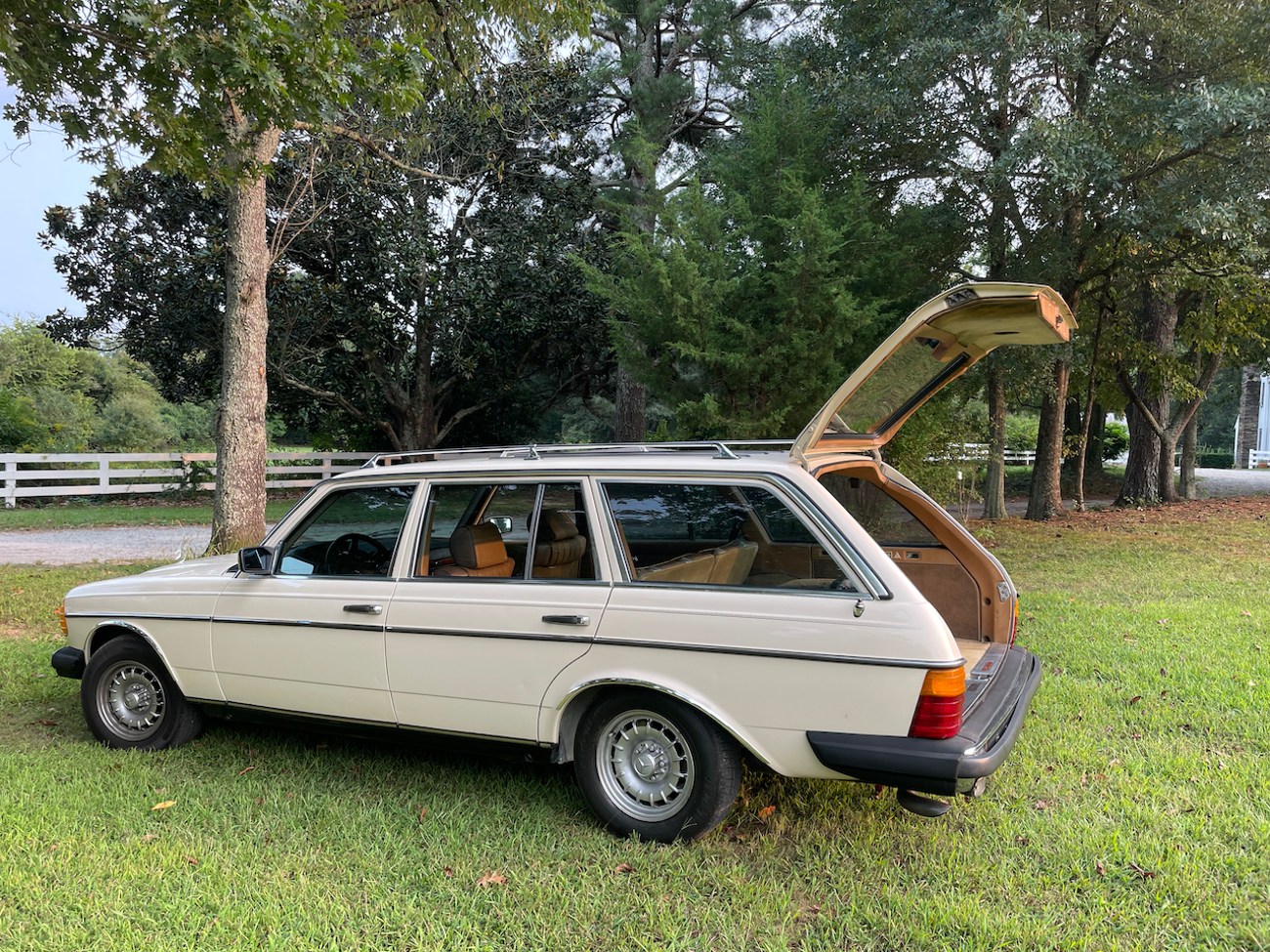 1985 Mercedes-Benz 300TD Turbo For Sale | The MB Market
