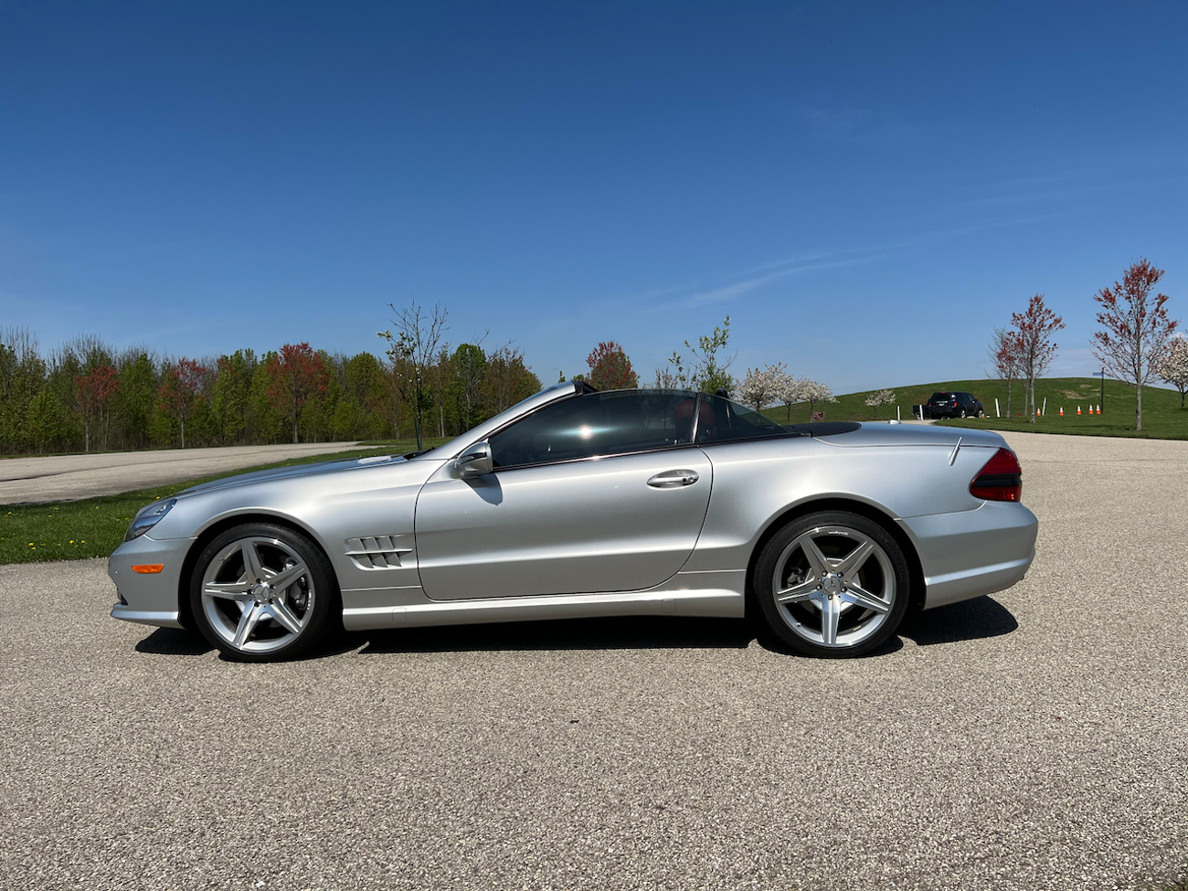 8k-Mile 2009 Mercedes-Benz SL550 Silver Arrow For Sale | The MB Market