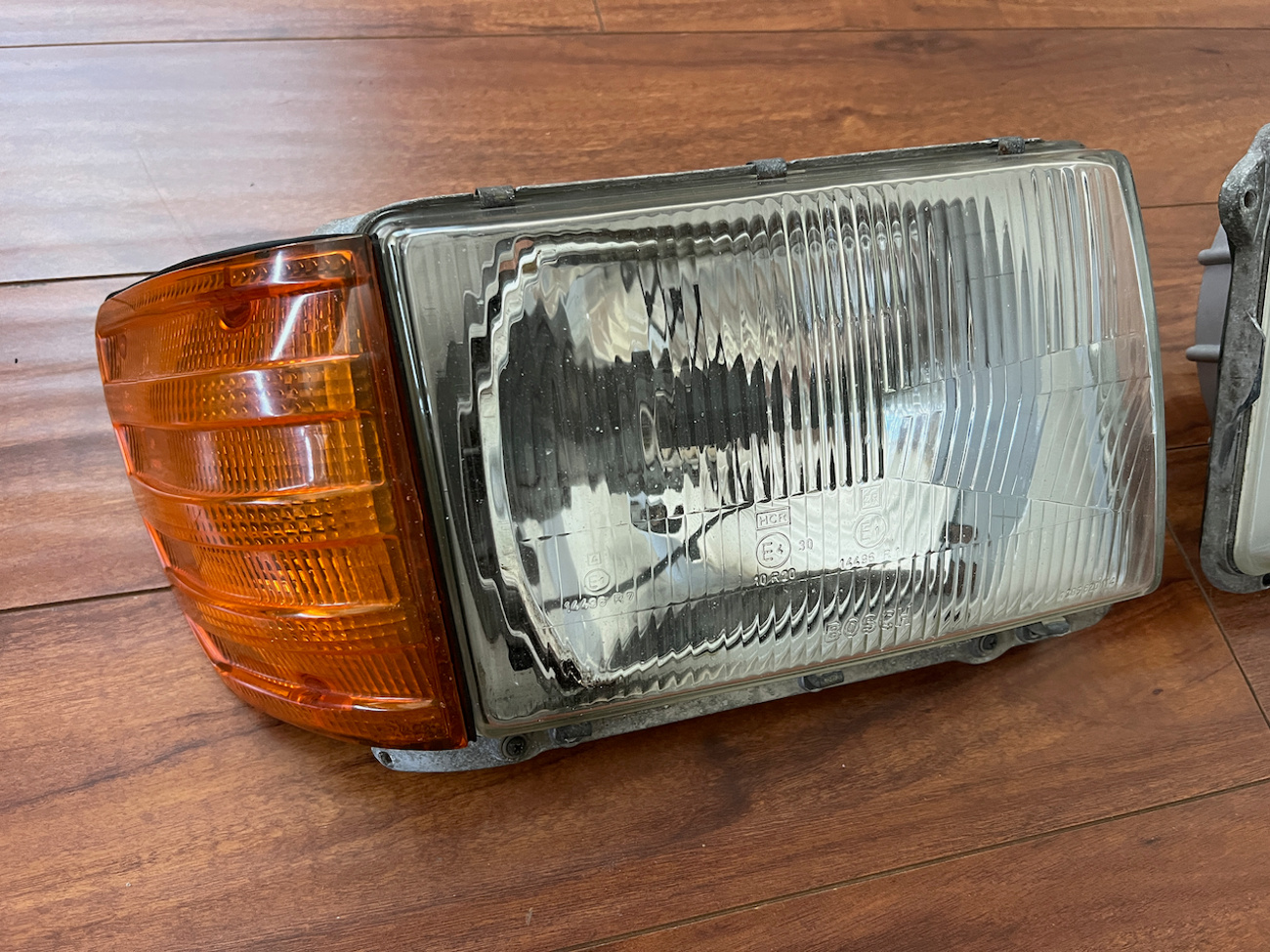 BOSCH R107 European Headlamps and Corner Lights For Sale | The MB Market