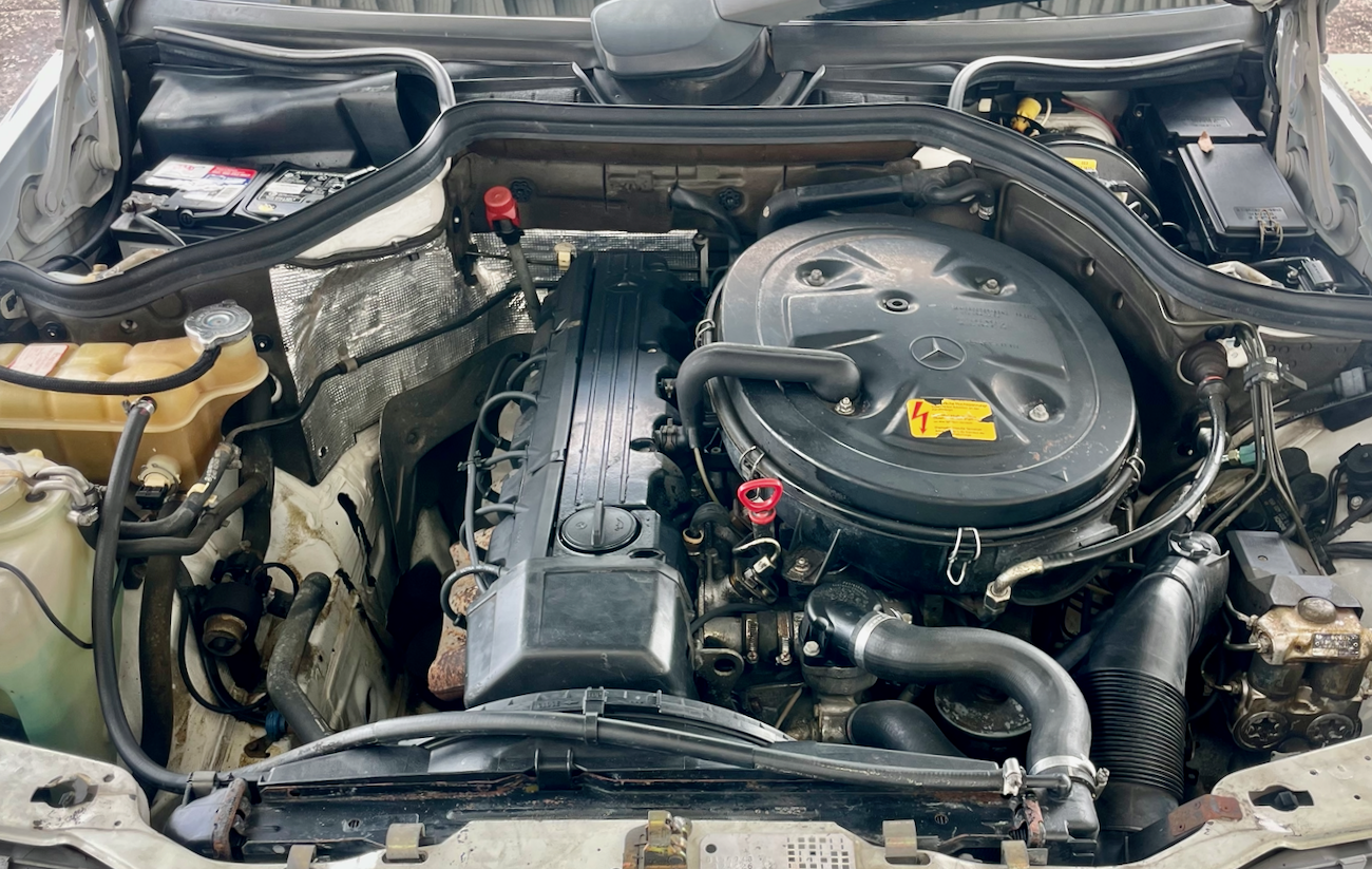 NO RESERVE: 1989 Mercedes-Benz 260E For Sale | The MB Market