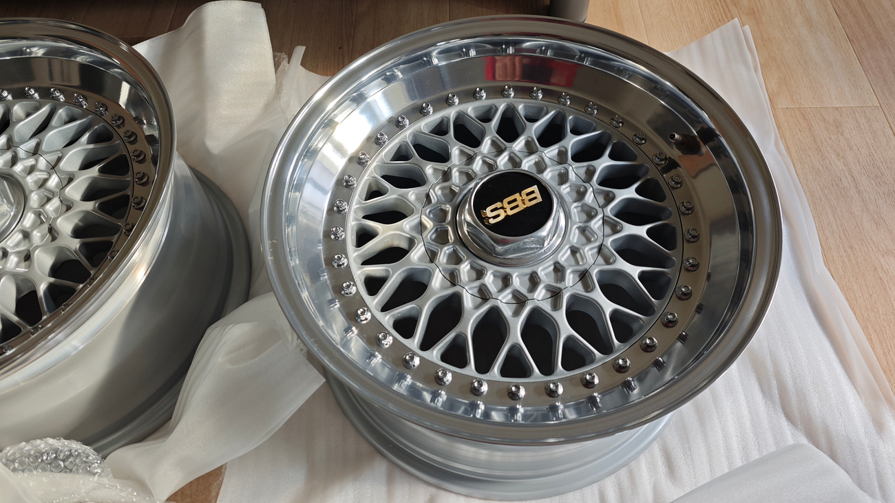 Authentic 3-Piece 16" BBS RS 009 Wheels For Sale | The MB Market