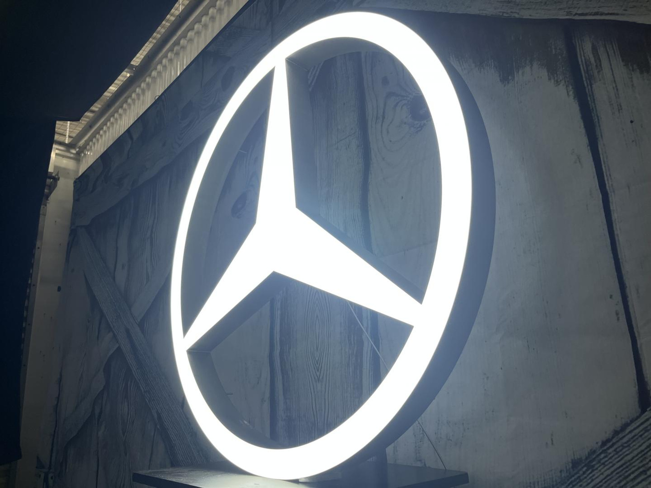 NO RESERVE: Original Mercedes-Benz Promotional Illuminated Sign For ...