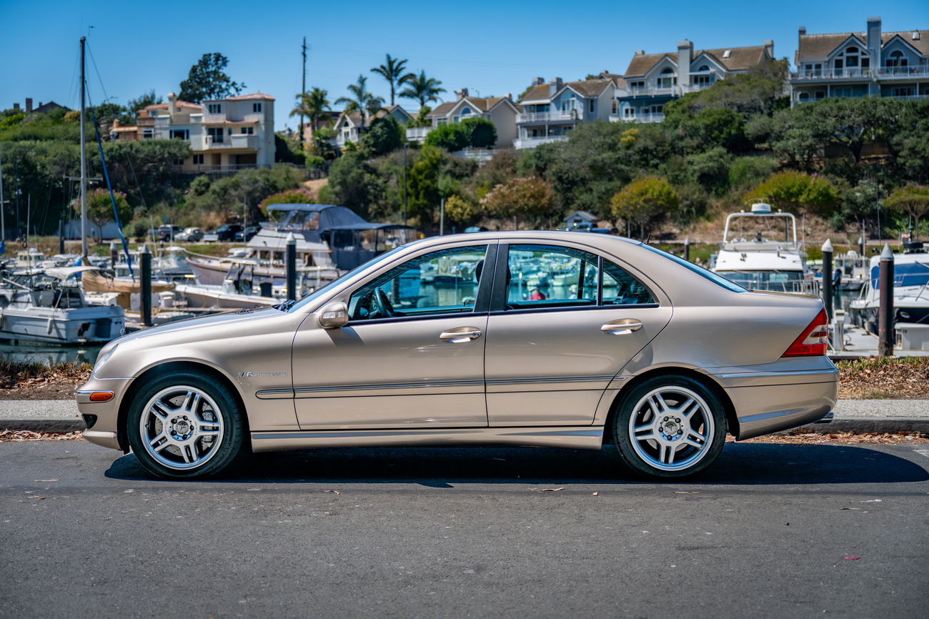 32k-Mile 2002 Mercedes-Benz C32 AMG For Sale | The MB Market