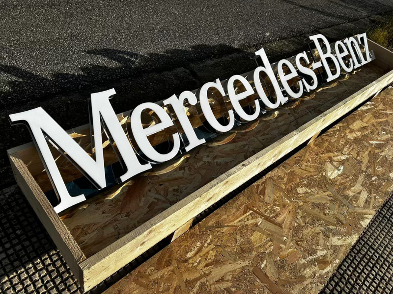 280cm x 35cm Illuminated Mercedes-Benz Dealer Sign For Sale | The MB Market