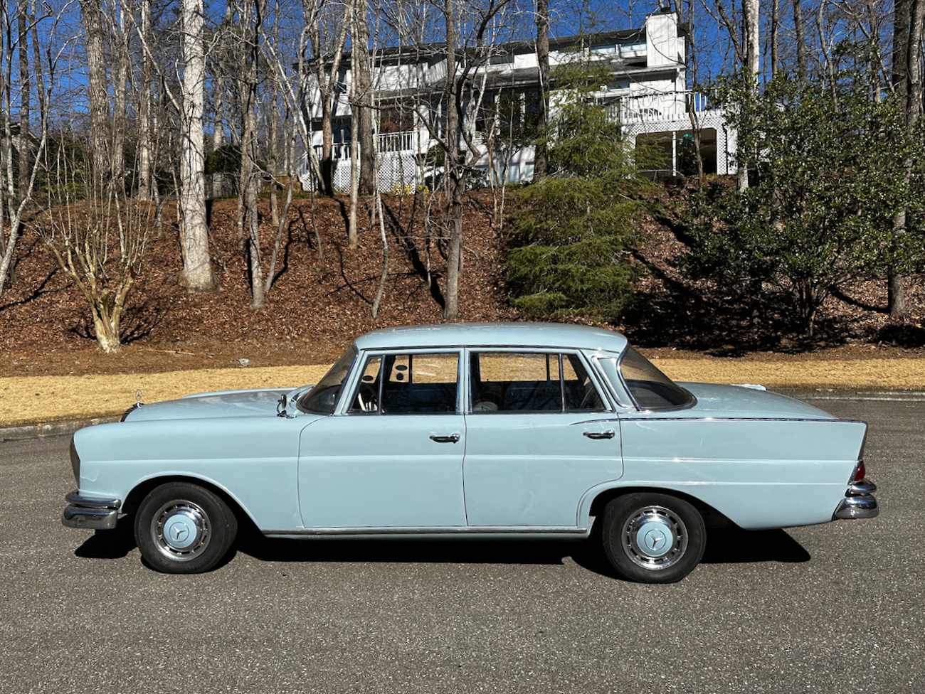 1962 Mercedes-Benz 220SE “Fintail” 4-Speed For Sale | The MB Market