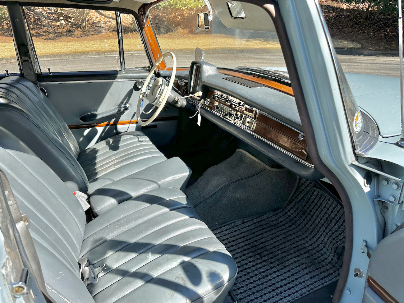 1962 Mercedes-Benz 220SE “Fintail” 4-Speed For Sale | The MB Market
