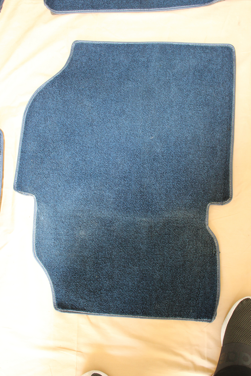 NO RESERVE: Mercedes-Benz W123 Blue Interior Set For Sale | The MB Market