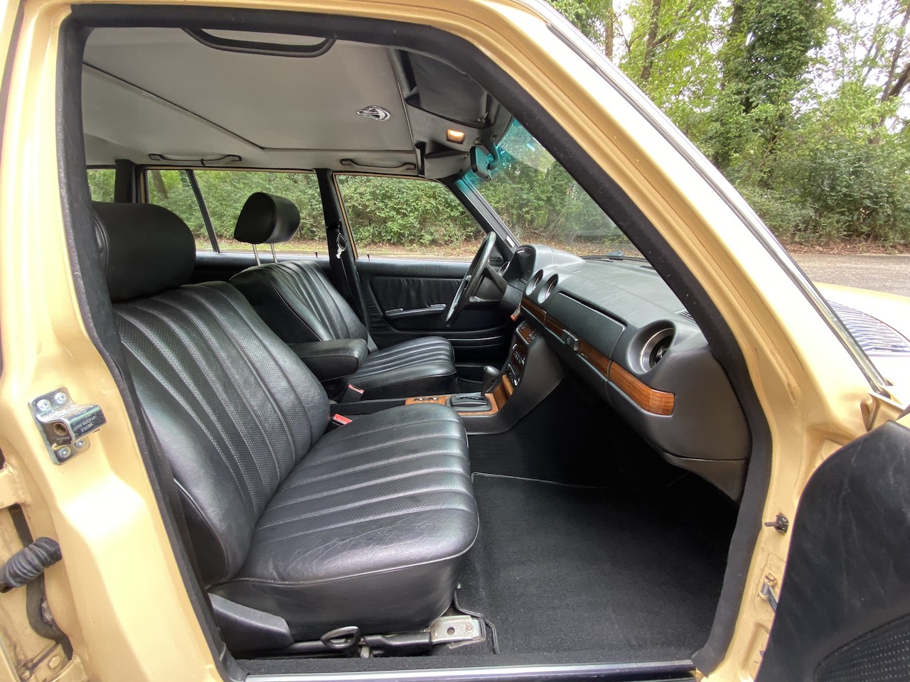 1982 Mercedes-Benz 300TDT For Sale | The MB Market