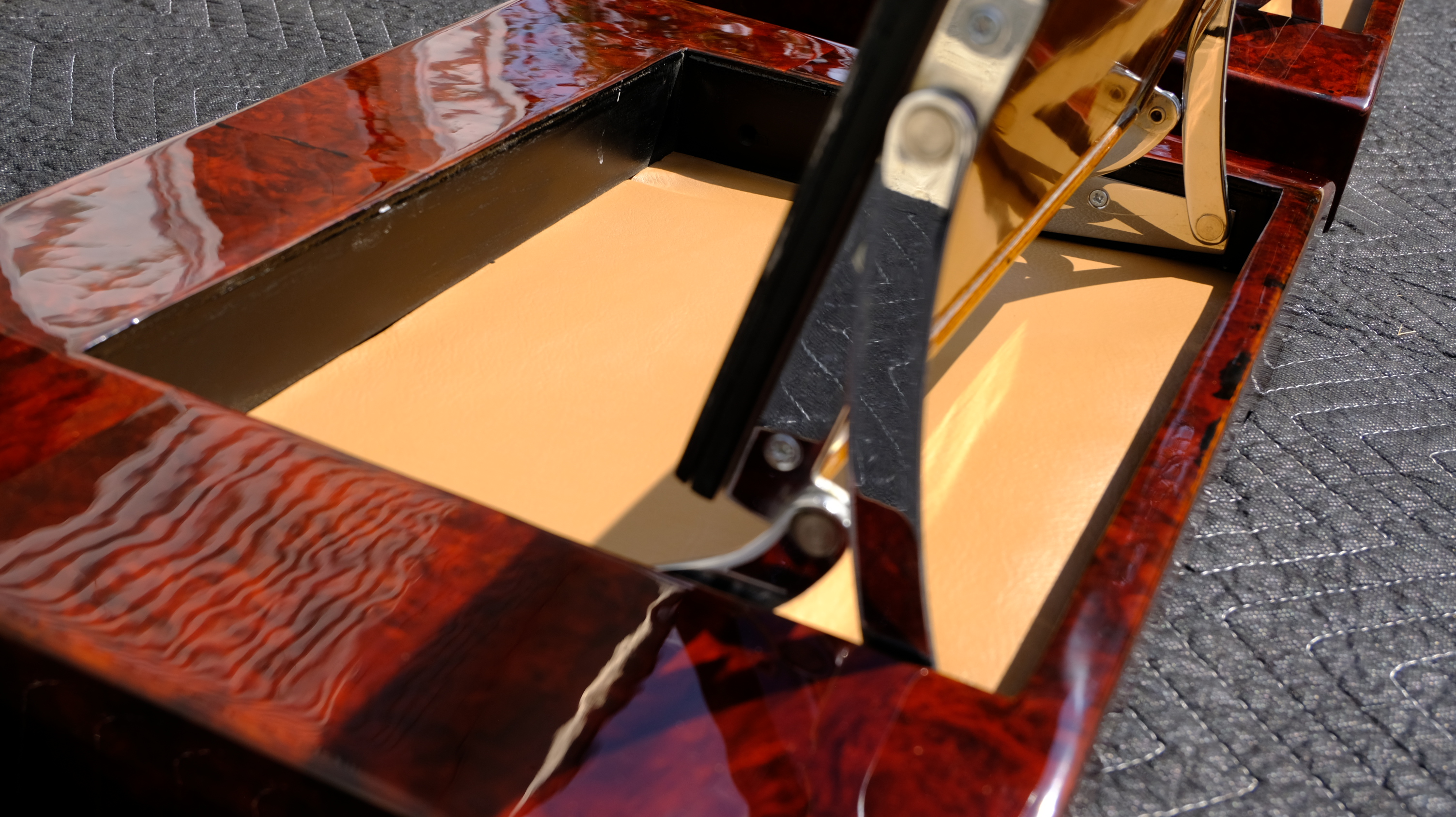 Pre-Merger AMG W126 Wooden Tray Tables and LWB Door Inserts For Sale ...